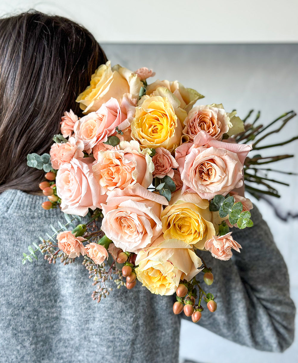 Shop Just Peachy 20+ Stems | Lush Floral Bouquets